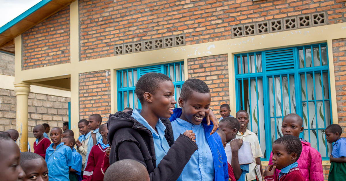 En la escuela se forjan amistades entre estudiantes de Ruanda y de ...